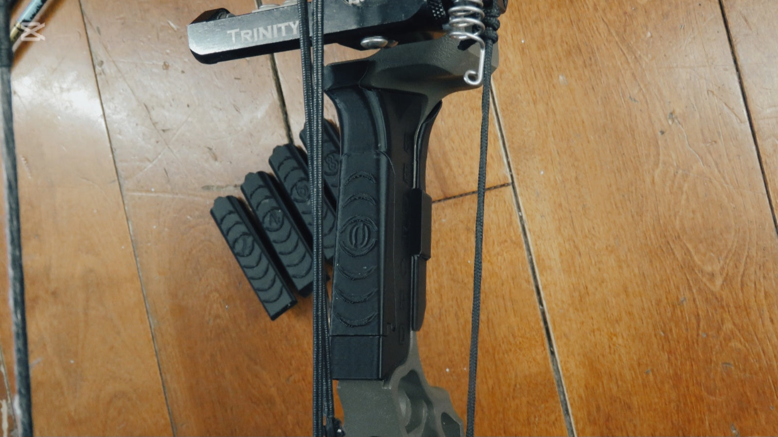 Adjustable Mathews Grip – Bedford Archery